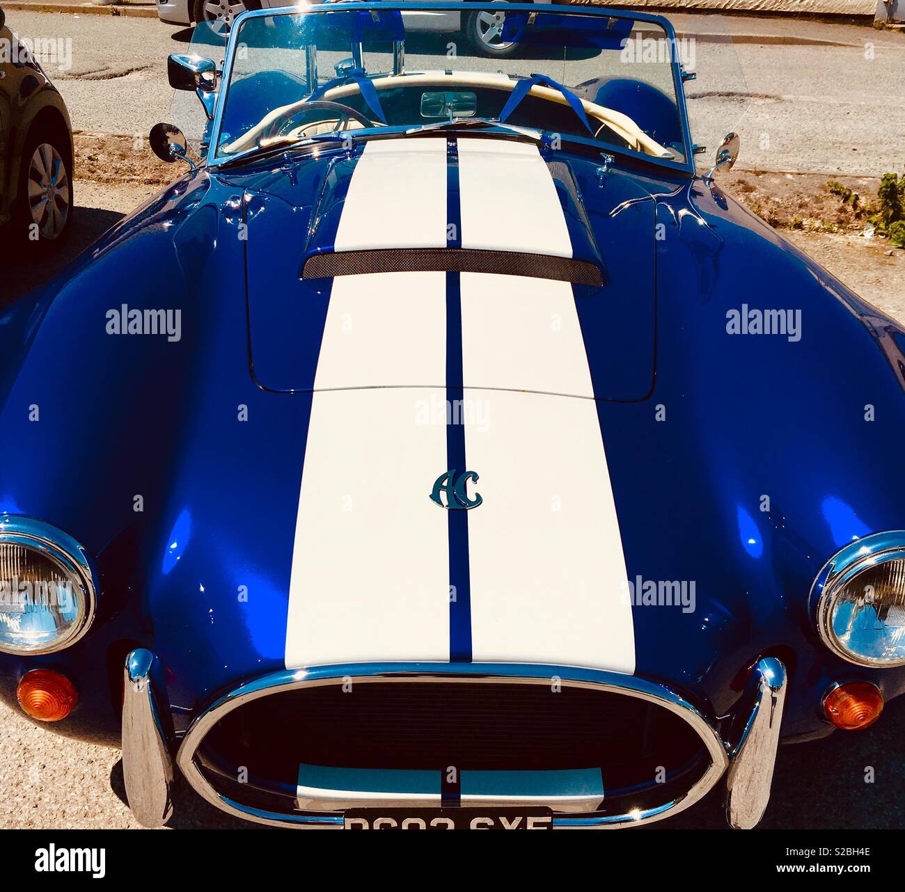 Ac cobra sports car hi-res stock photography and images - Alamy