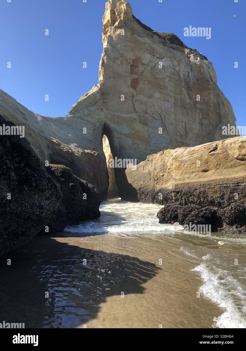 Arch rock oregon coast hi-res stock photography and images - Alamy