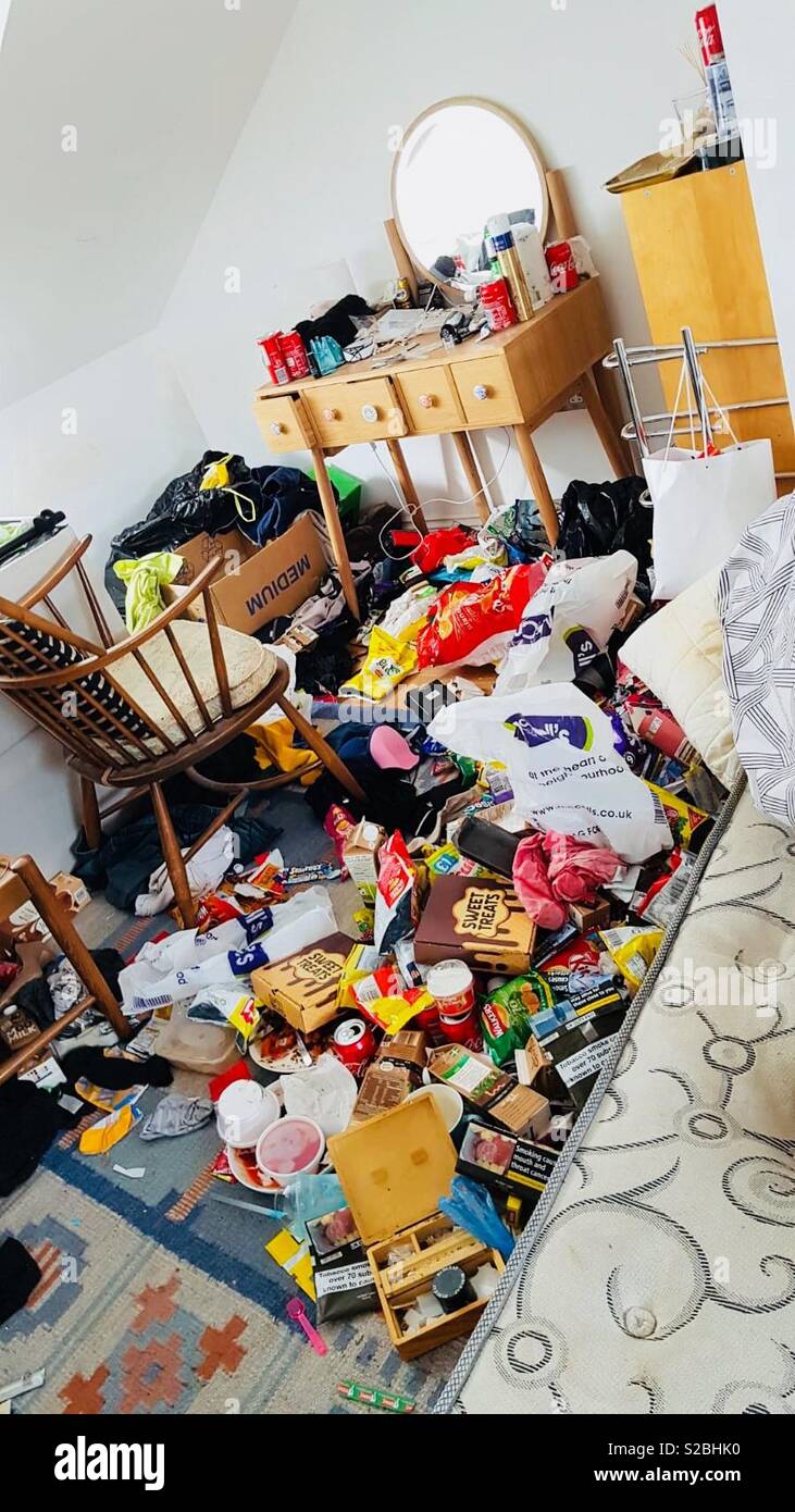 Trashed room hi-res stock photography and images - Alamy