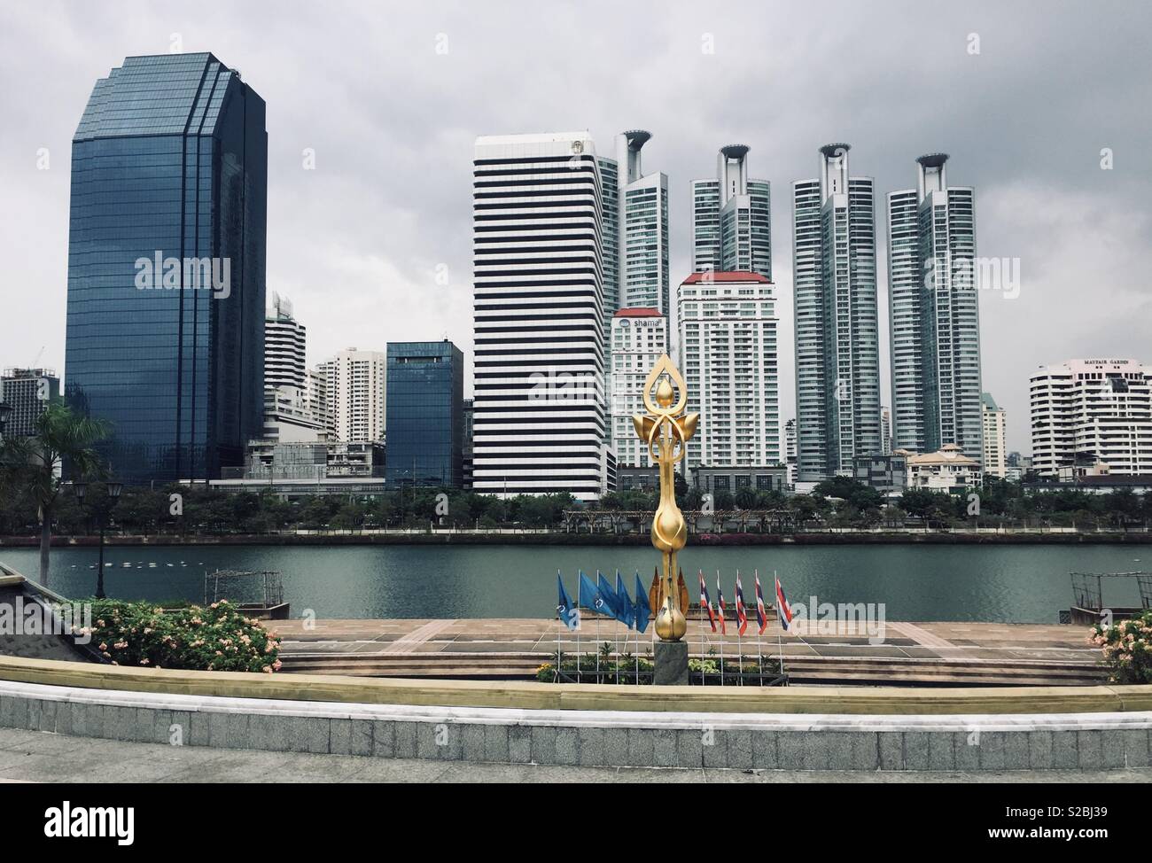 Thailand skyscrapers hi-res stock photography and images - Alamy