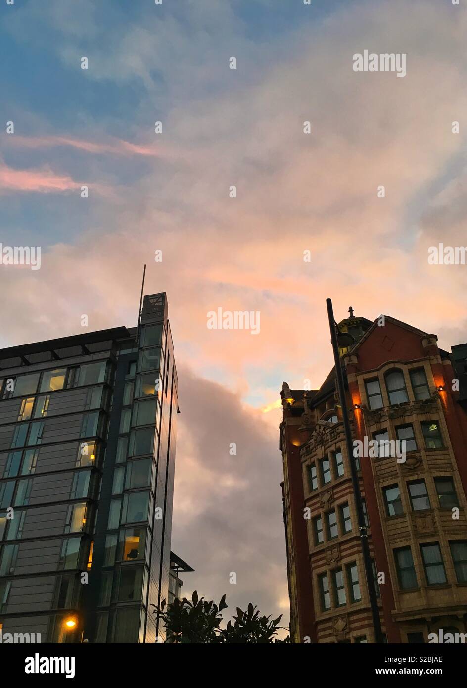 Manchester city skyline sunset hi-res stock photography and images - Alamy
