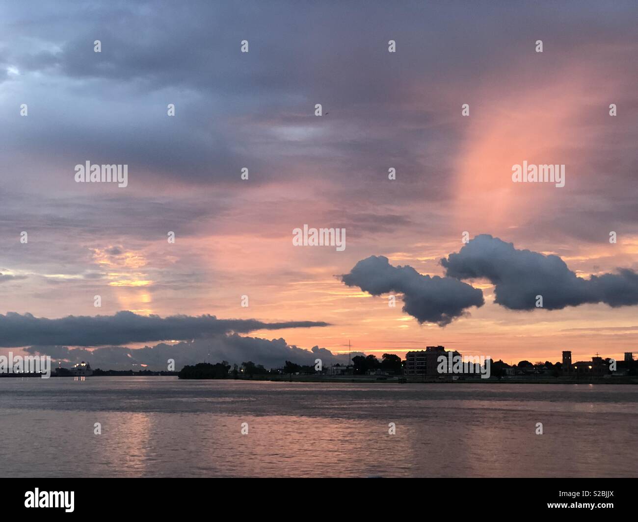 New Orleans: view of the West Bank at sunrise Stock Photo - Alamy