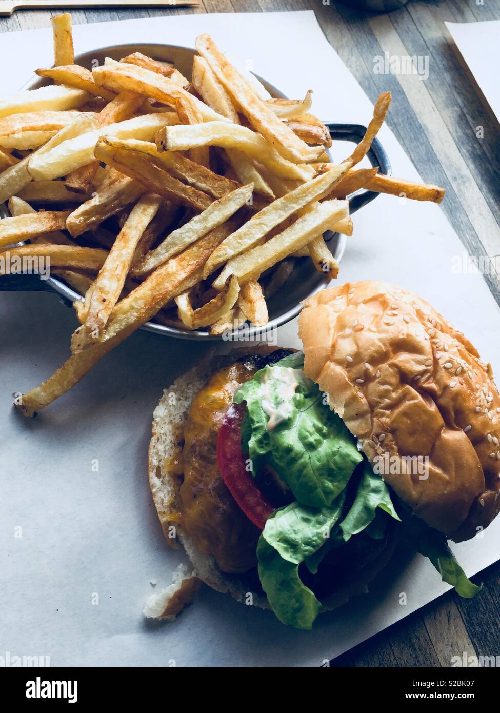 Burger and potatoes hi-res stock photography and images - Alamy