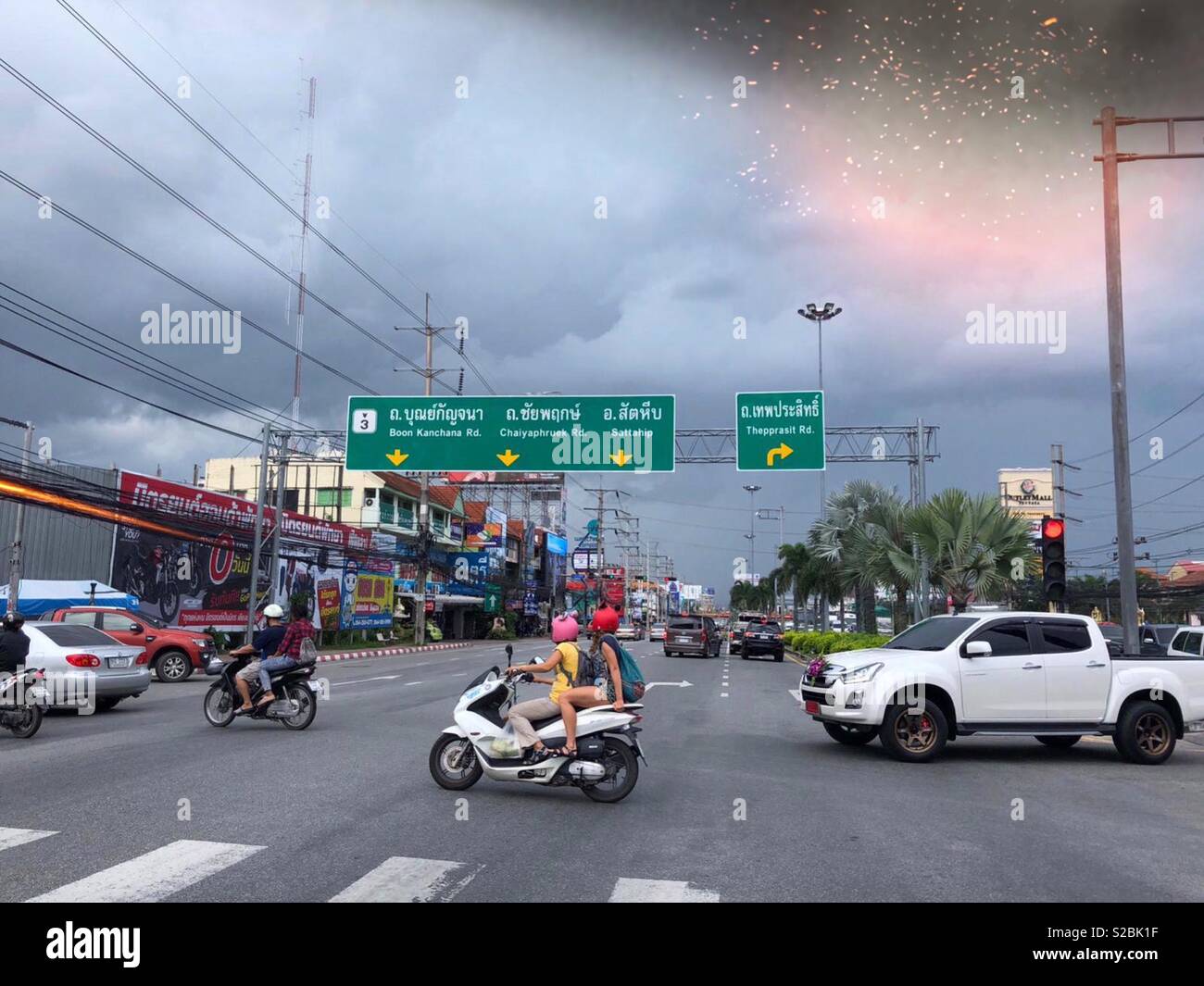 Traffic in Pattaya, thunderstorm and lightning Stock Photo - Alamy