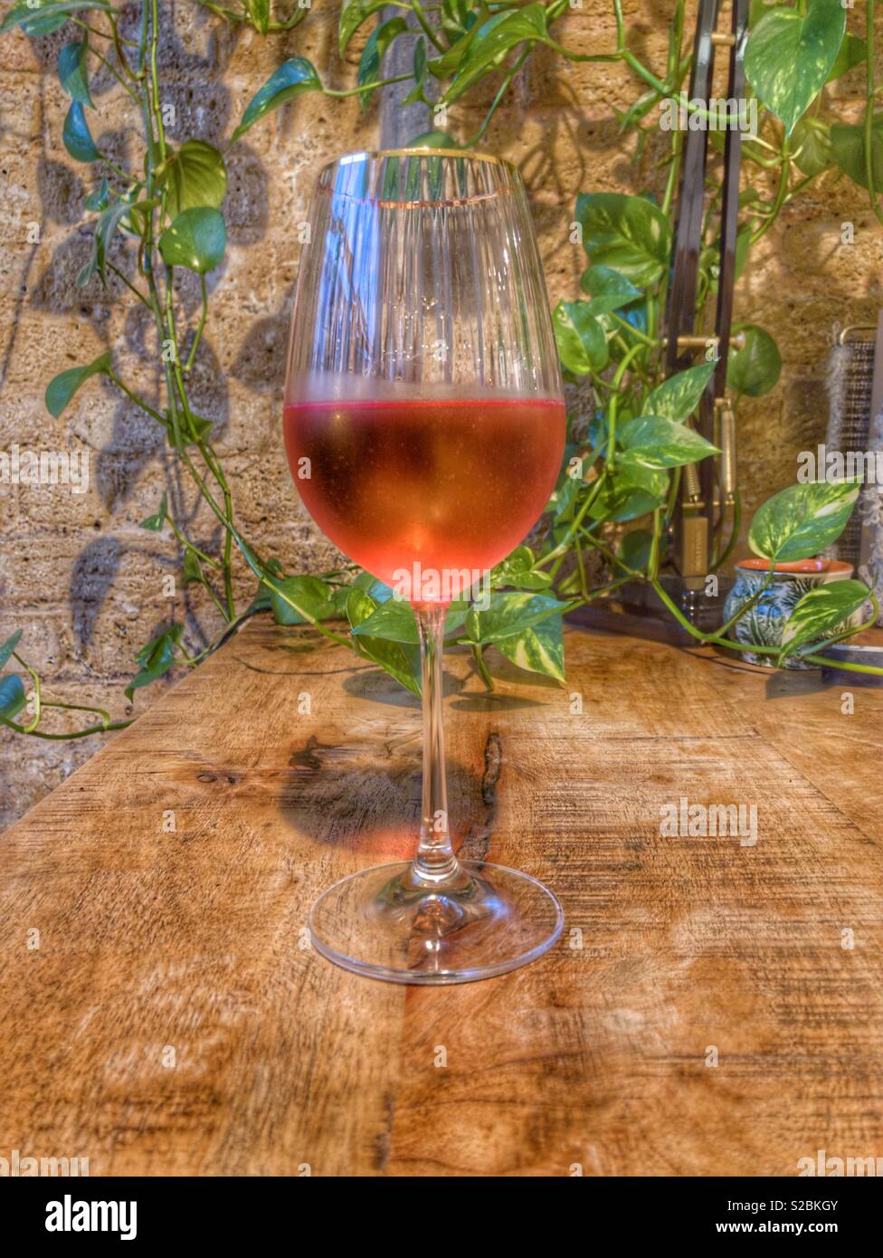 Champagne rose hi-res stock photography and images - Alamy