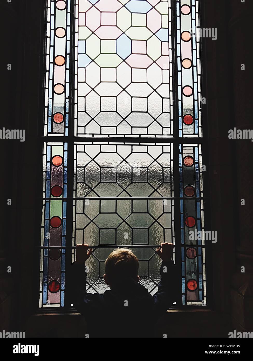 Silhouette stained glass window hi-res stock photography and images - Alamy