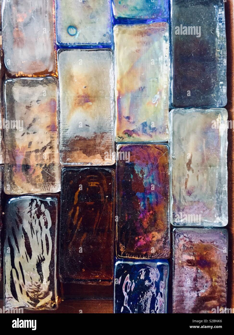 Colored glass bricks hi-res stock photography and images - Alamy