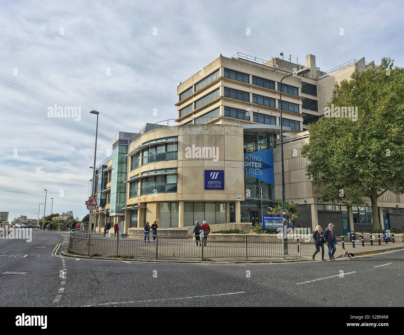 Super campus hi-res stock photography and images - Alamy