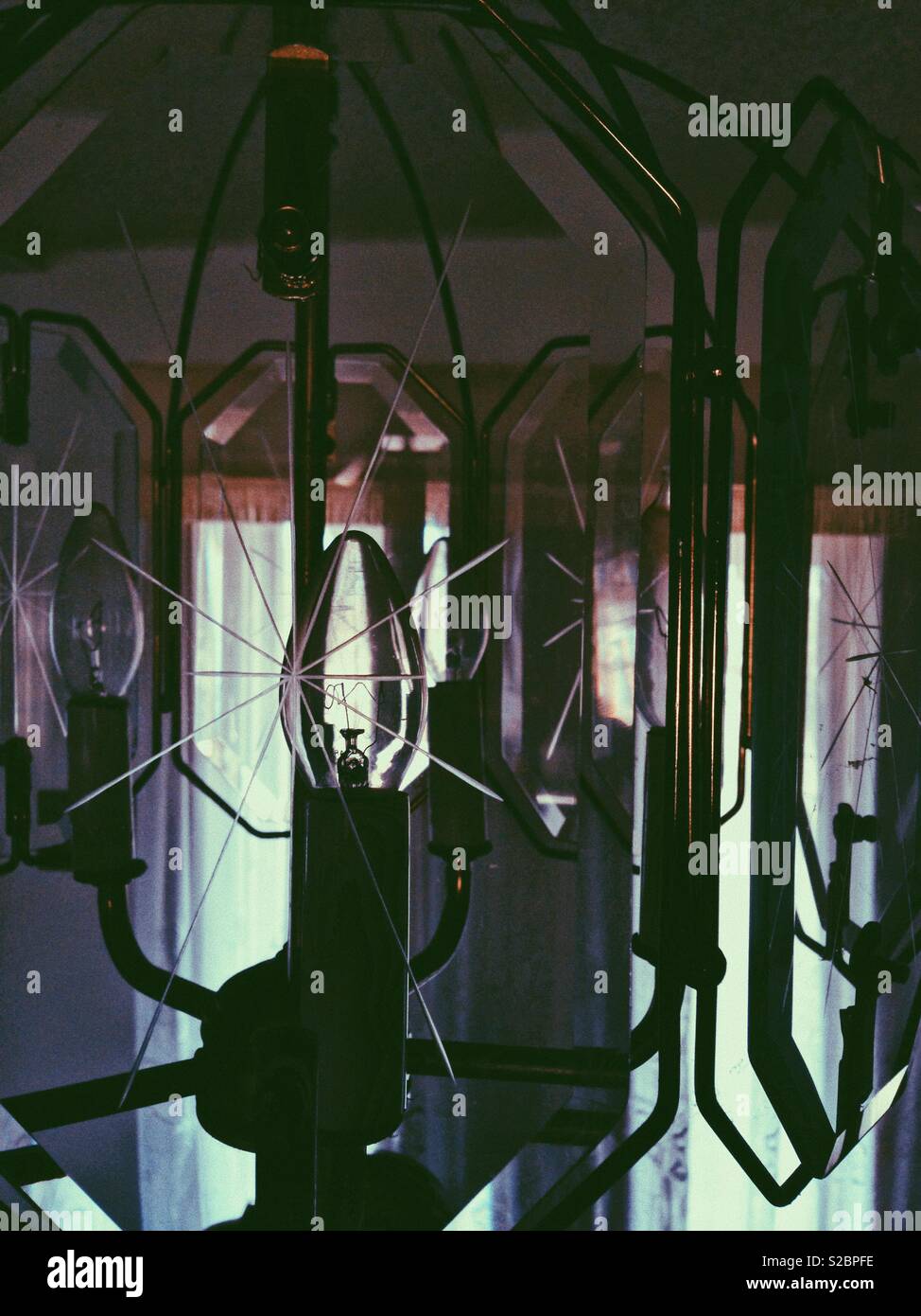 Light coming through a window hi-res stock photography and images - Alamy