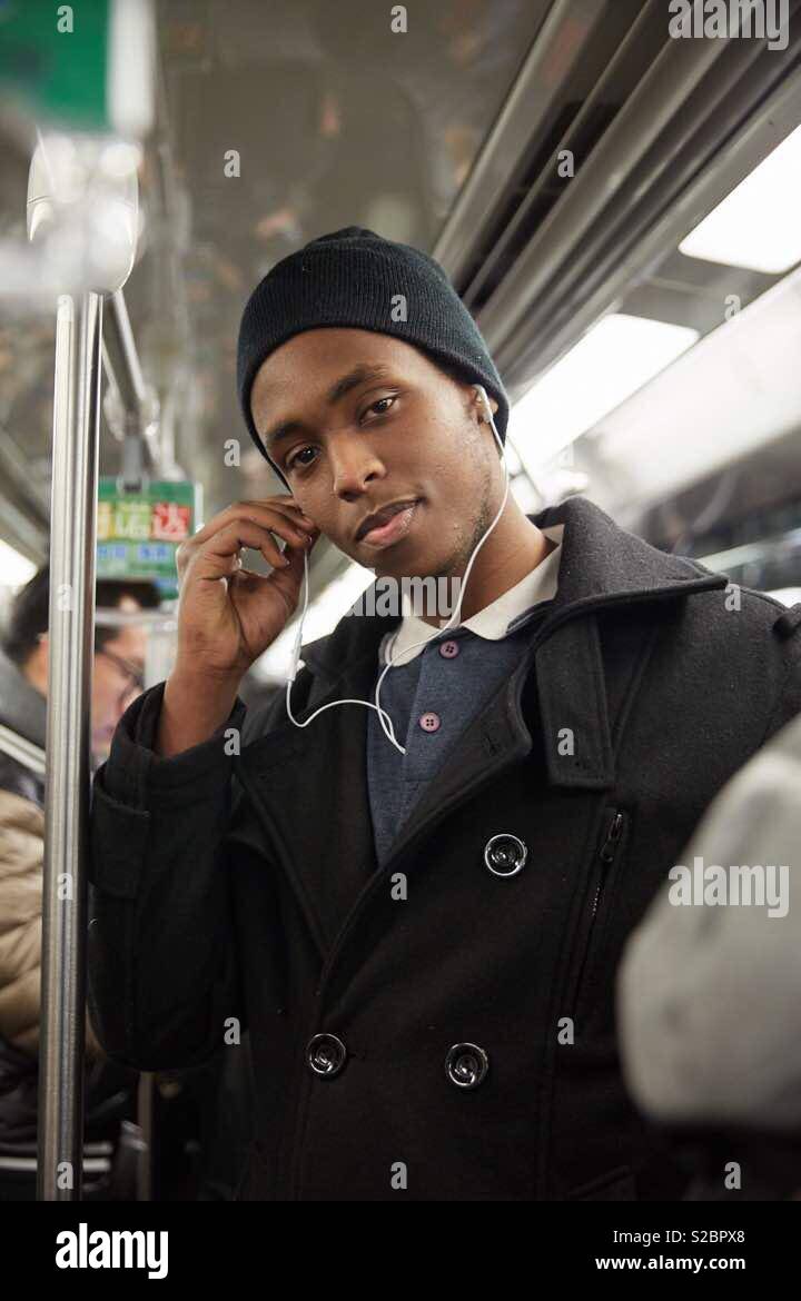 Handsome rwandan man hi-res stock photography and images - Alamy