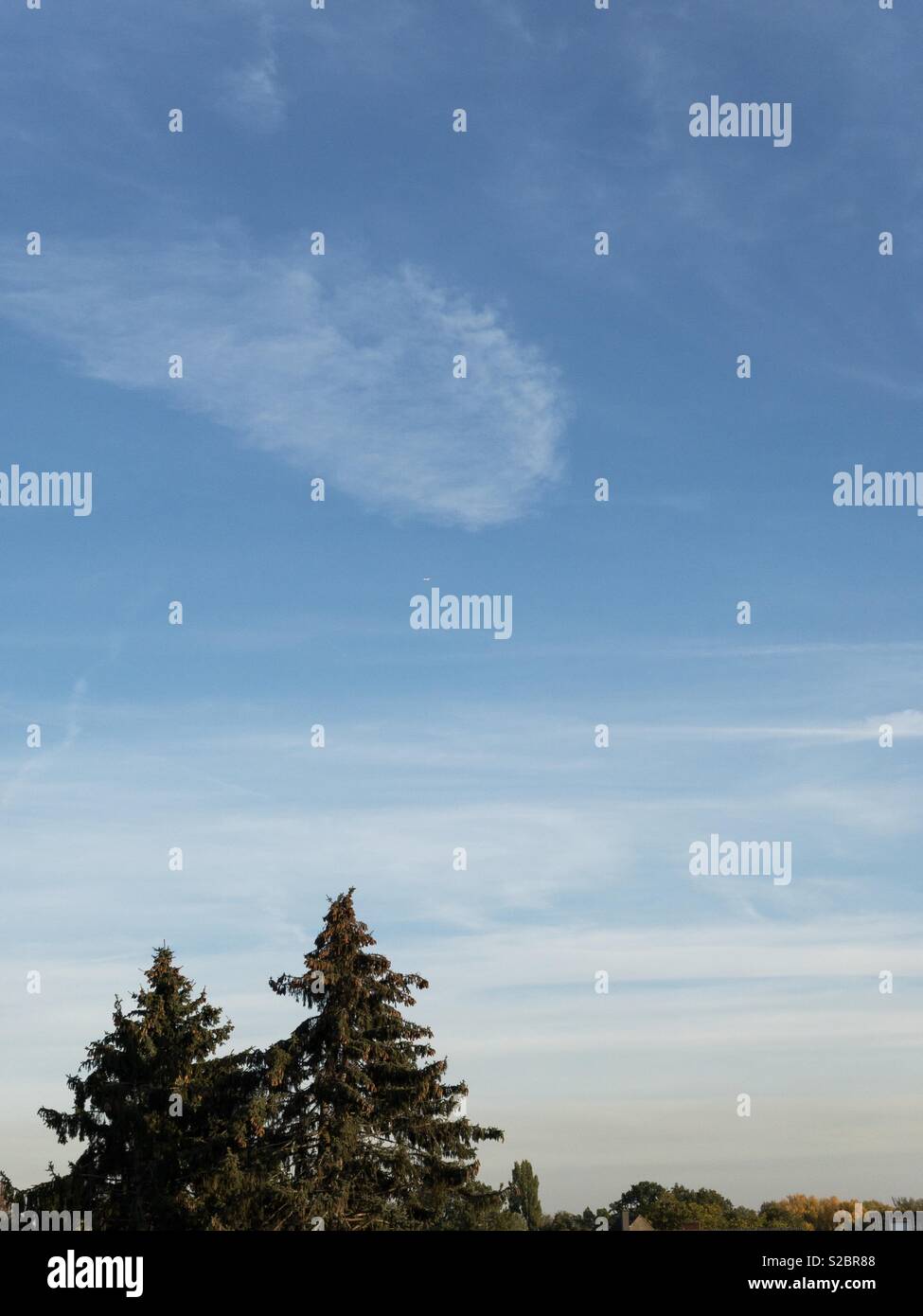 Skyscape hi-res stock photography and images - Alamy