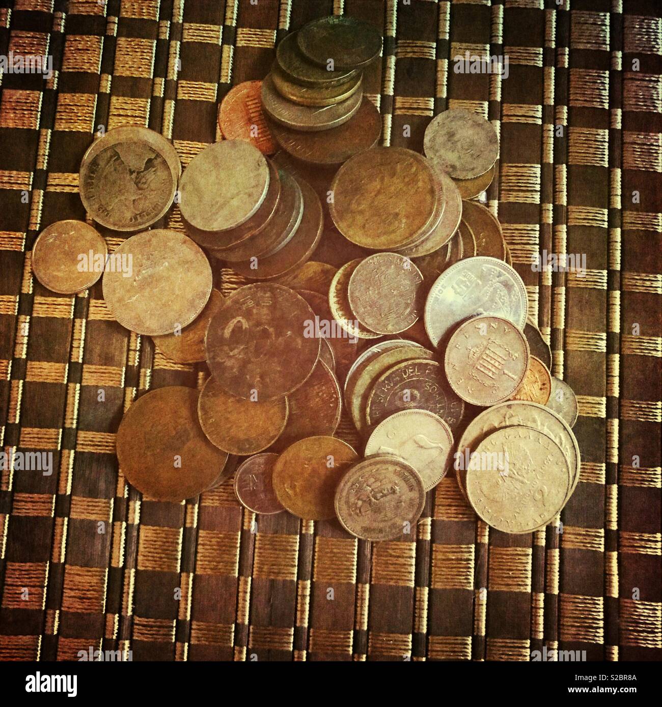 Different currency symbols hi-res stock photography and images - Alamy