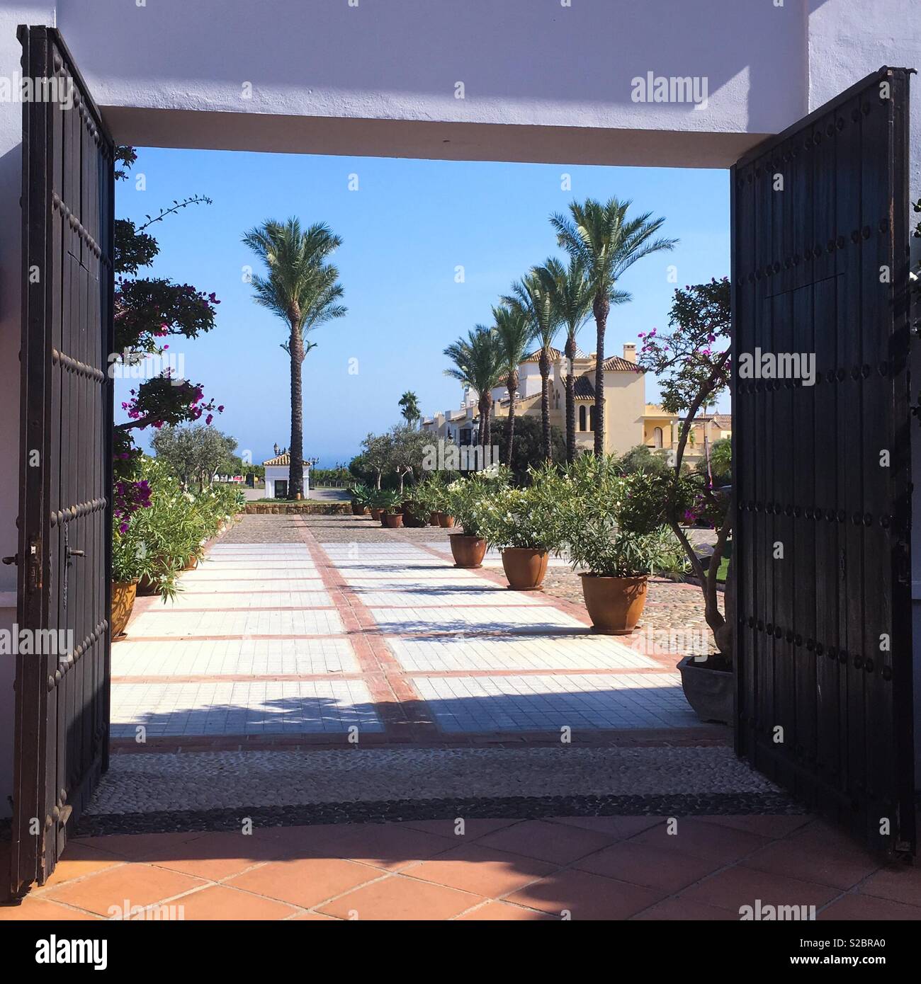 Open_doors hi-res stock photography and images - Alamy