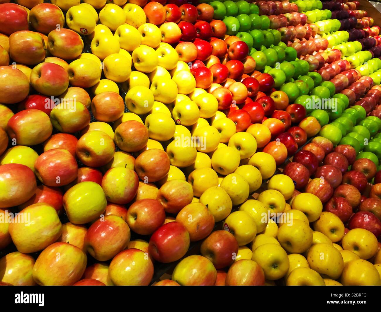 Fresh fruit at the supermarket Stock Photo - Alamy