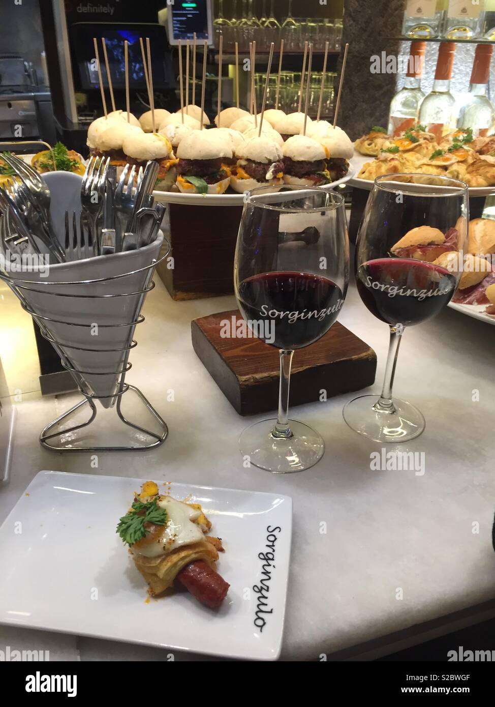 Tapas and pintxos hi-res stock photography and images - Alamy