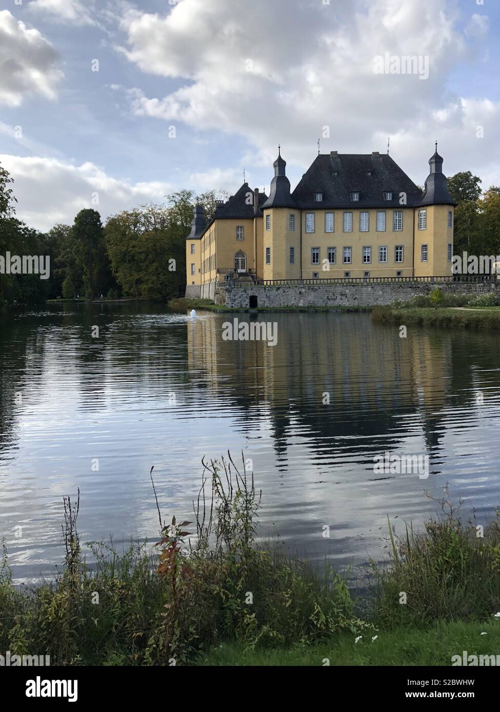 Castle dyck hi-res stock photography and images - Alamy