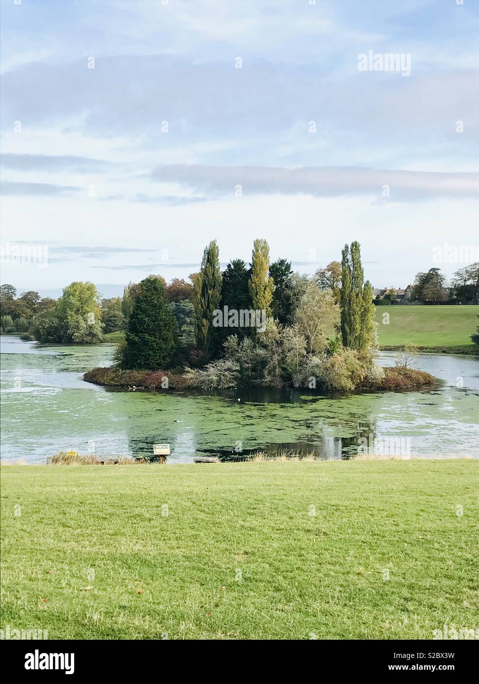 Queens pool blenheim hi-res stock photography and images - Alamy
