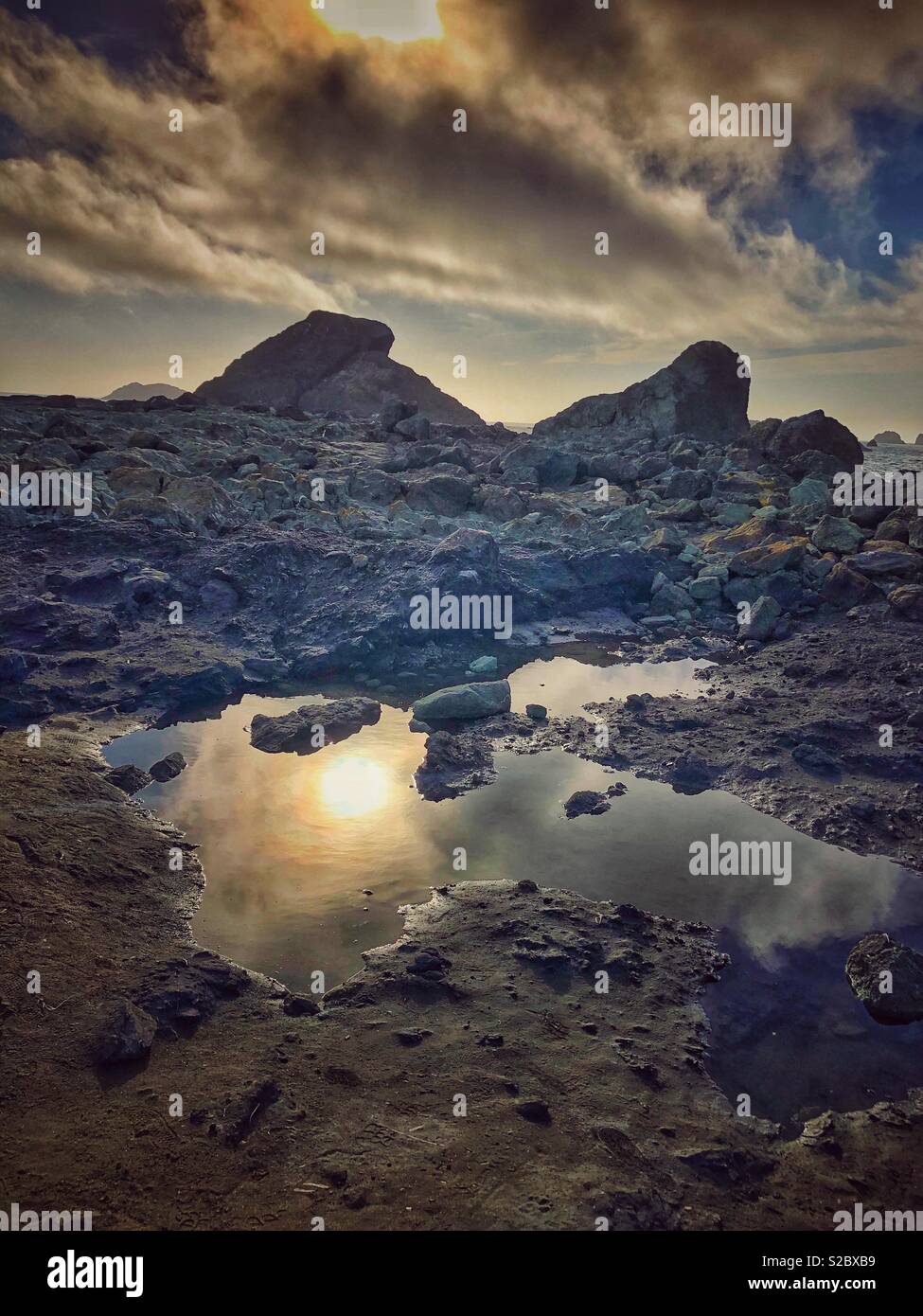 Rocky pools hi-res stock photography and images - Alamy