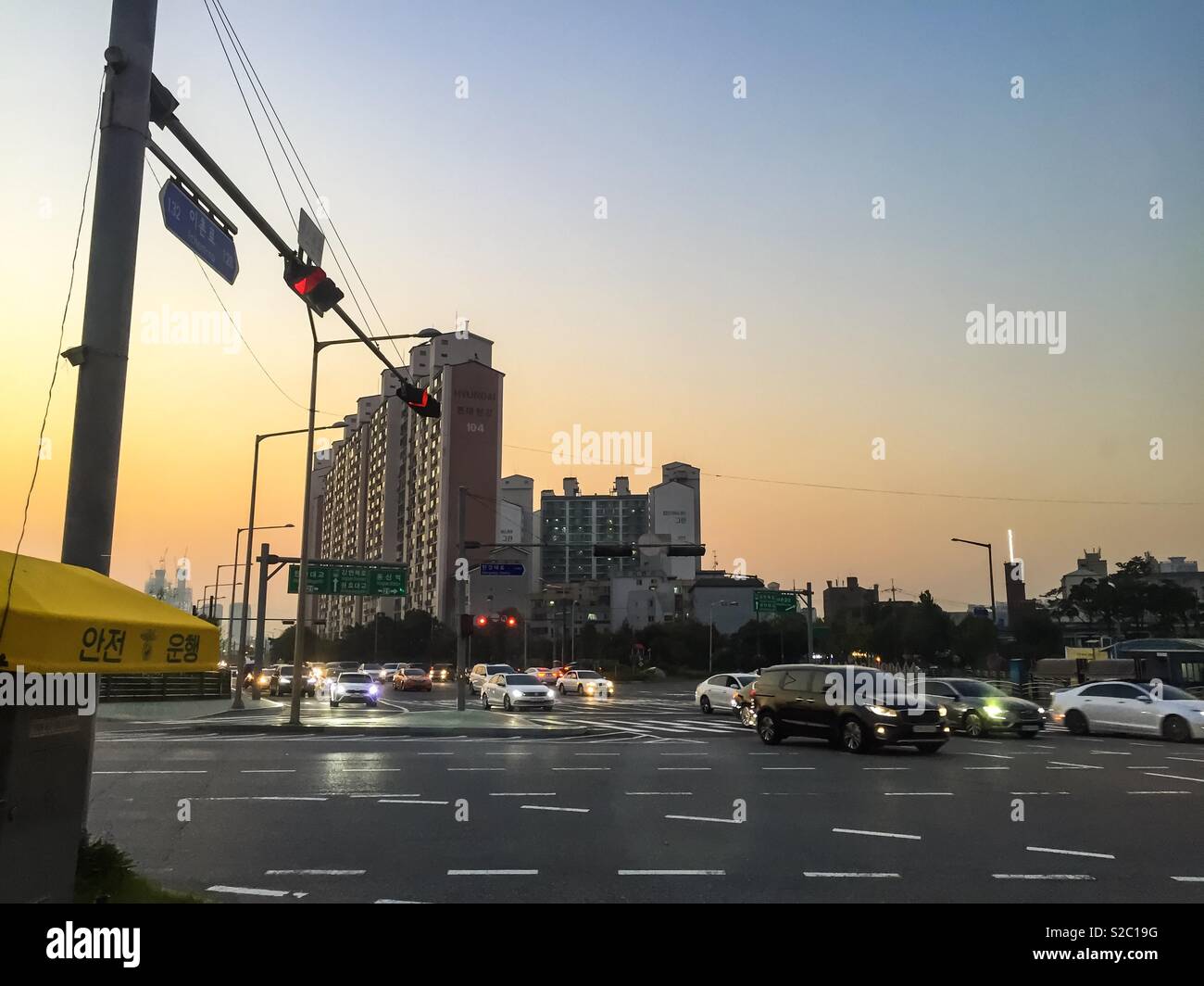 Busy road junction in Seoul, South Korea Stock Photo - Alamy