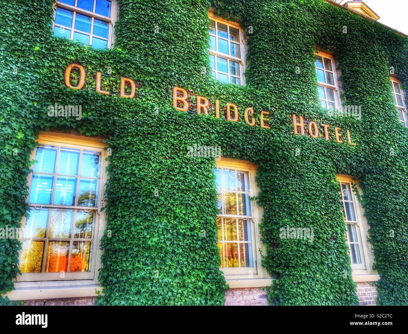 Huntingdon cambridgeshire england hi-res stock photography and images ...