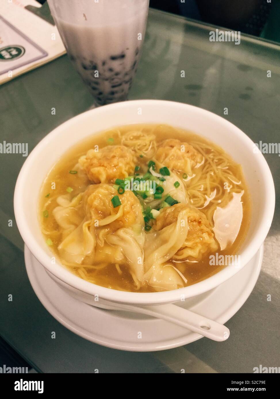 Chinese wonton noodles hi-res stock photography and images - Alamy