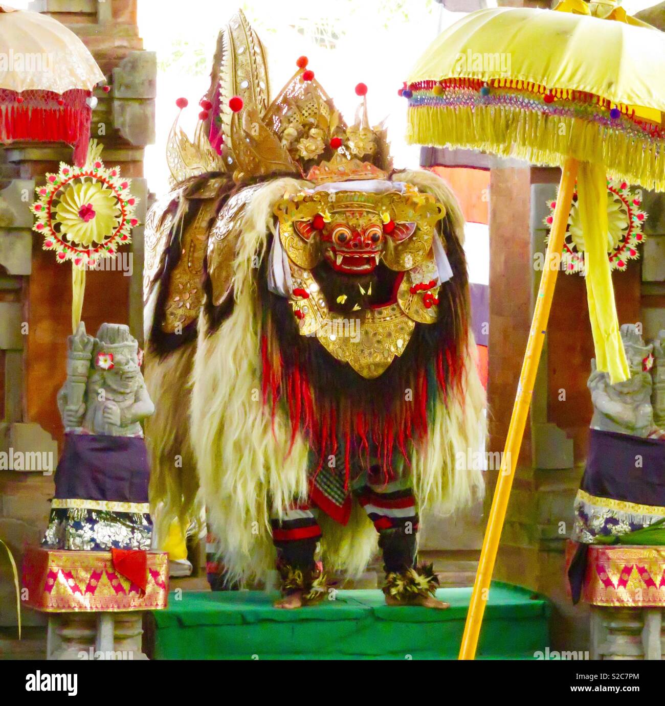 Barong dance hi-res stock photography and images - Alamy
