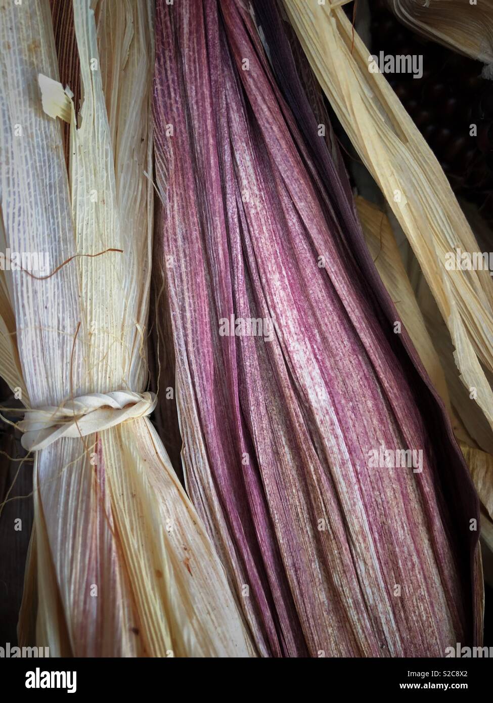 Corn husks hi-res stock photography and images - Alamy