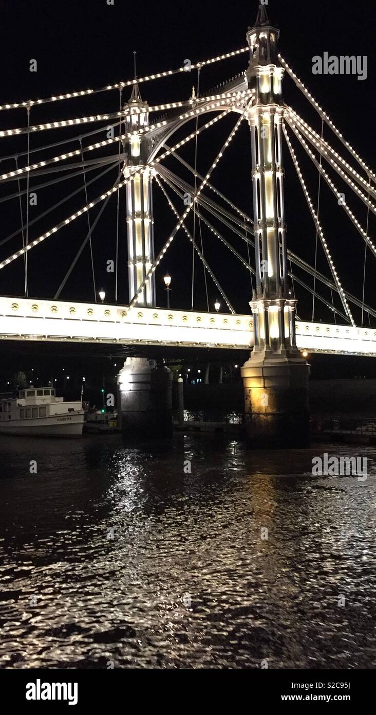 Chelsea bridge at night Stock Photo - Alamy