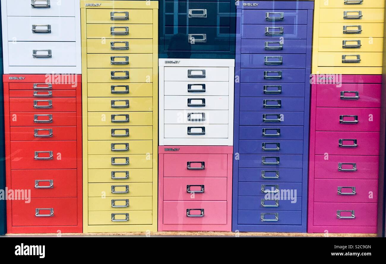 Filling colours hi-res stock photography and images - Alamy