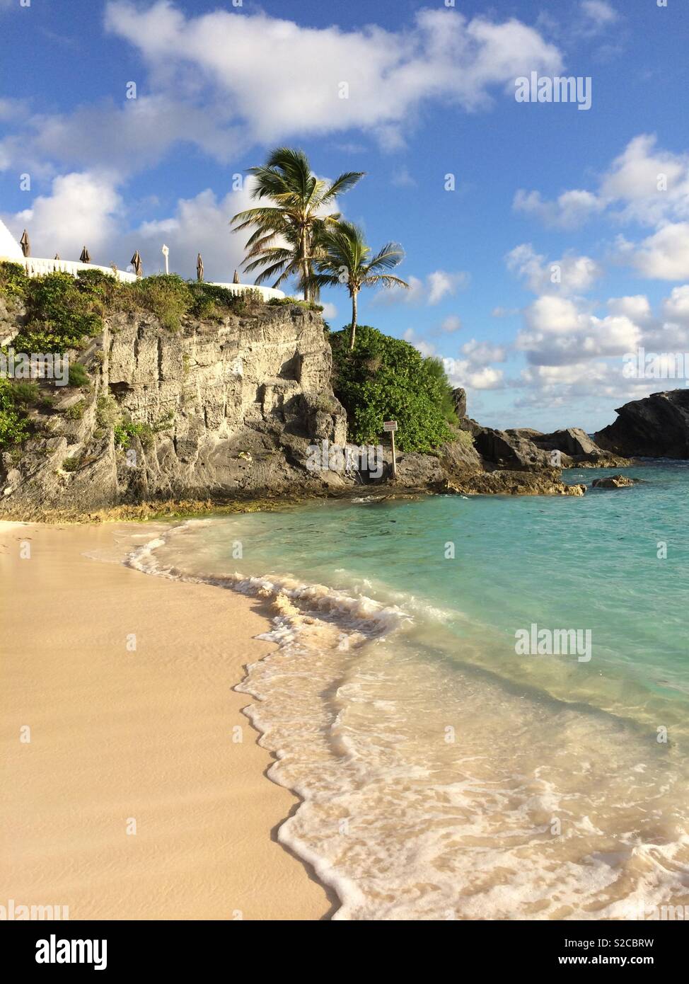 Ocean sky clouds sand beach cliff hi-res stock photography and images ...