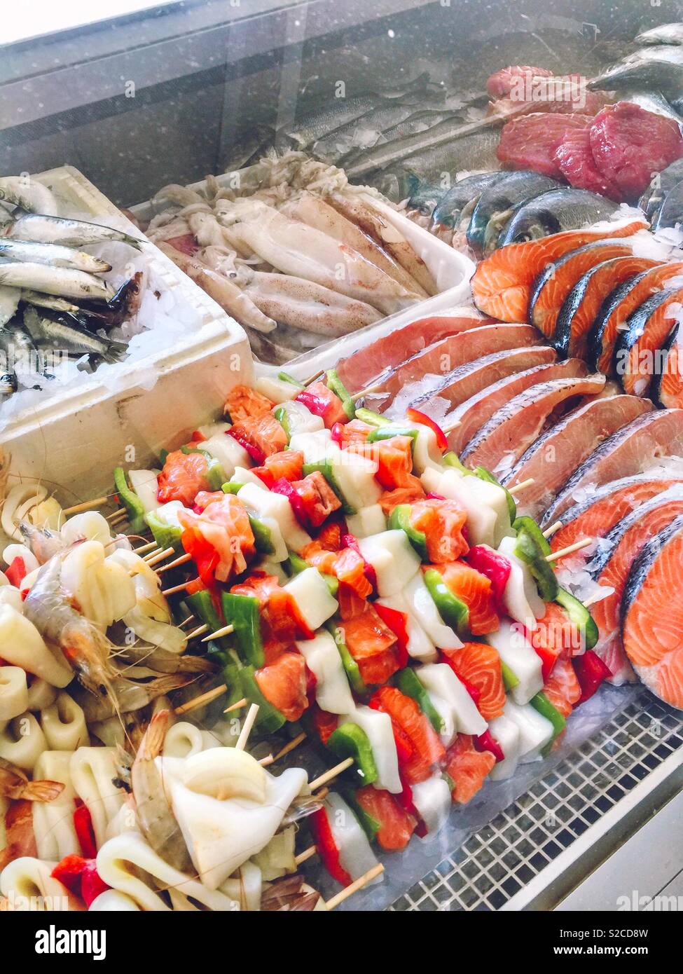 Fresh fish display hi-res stock photography and images - Alamy
