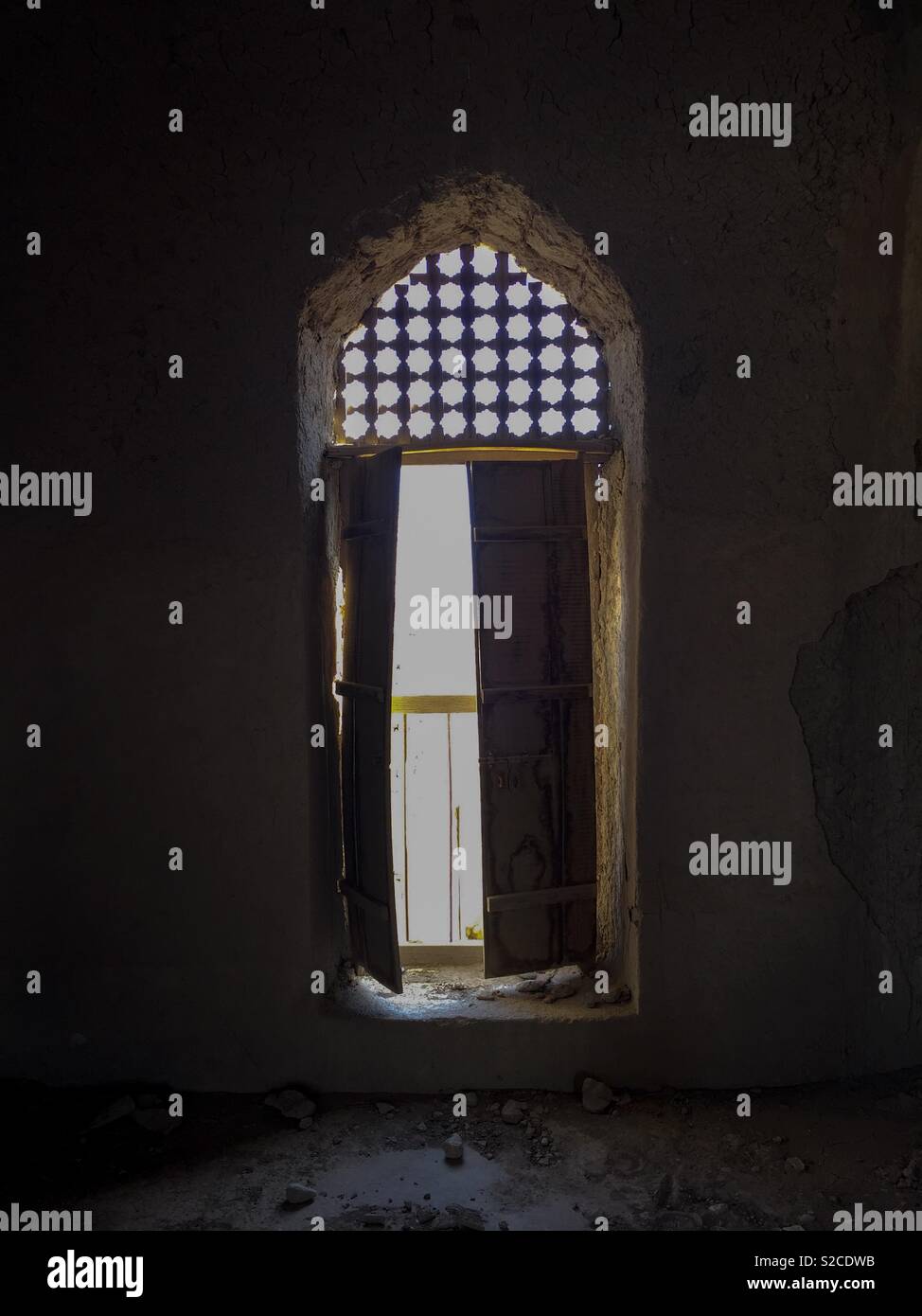 Light through a window hi-res stock photography and images - Alamy