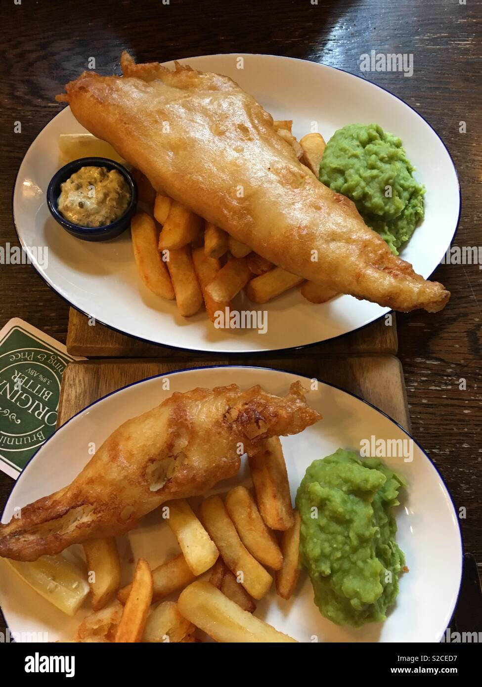 Fish & chips with mushy peas Stock Photo - Alamy