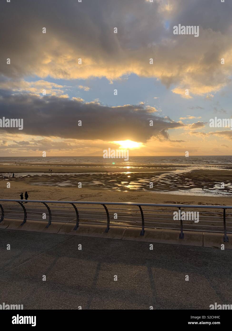 Cloudy over blackpool hi-res stock photography and images - Alamy