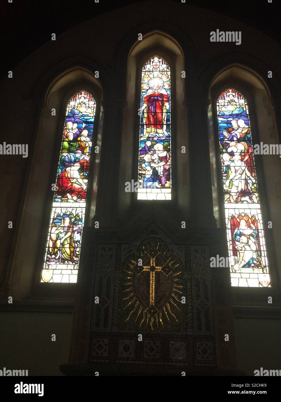 Chapel windows hi-res stock photography and images - Alamy