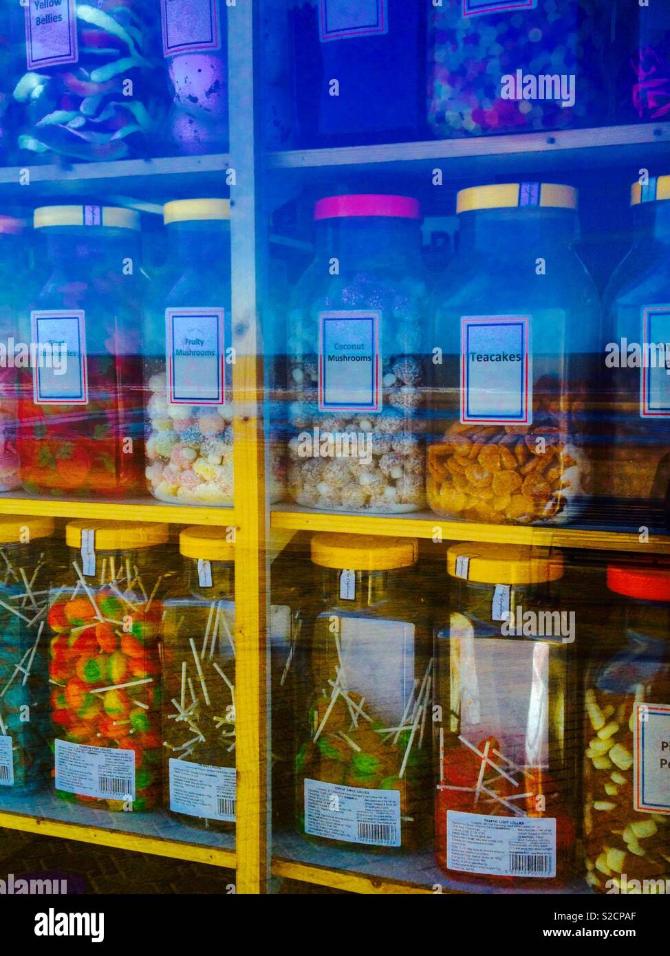 Seaside sweet shop hi-res stock photography and images - Alamy