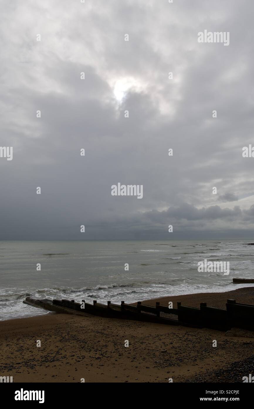 Rain clouds and sea hi-res stock photography and images - Alamy