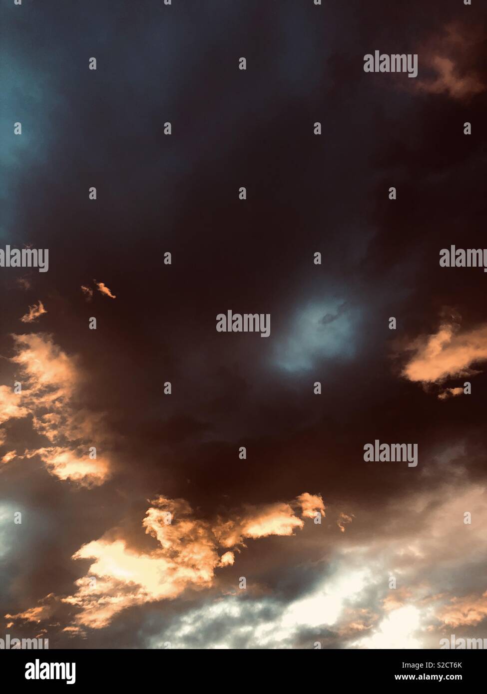 Mix of light hi-res stock photography and images - Alamy
