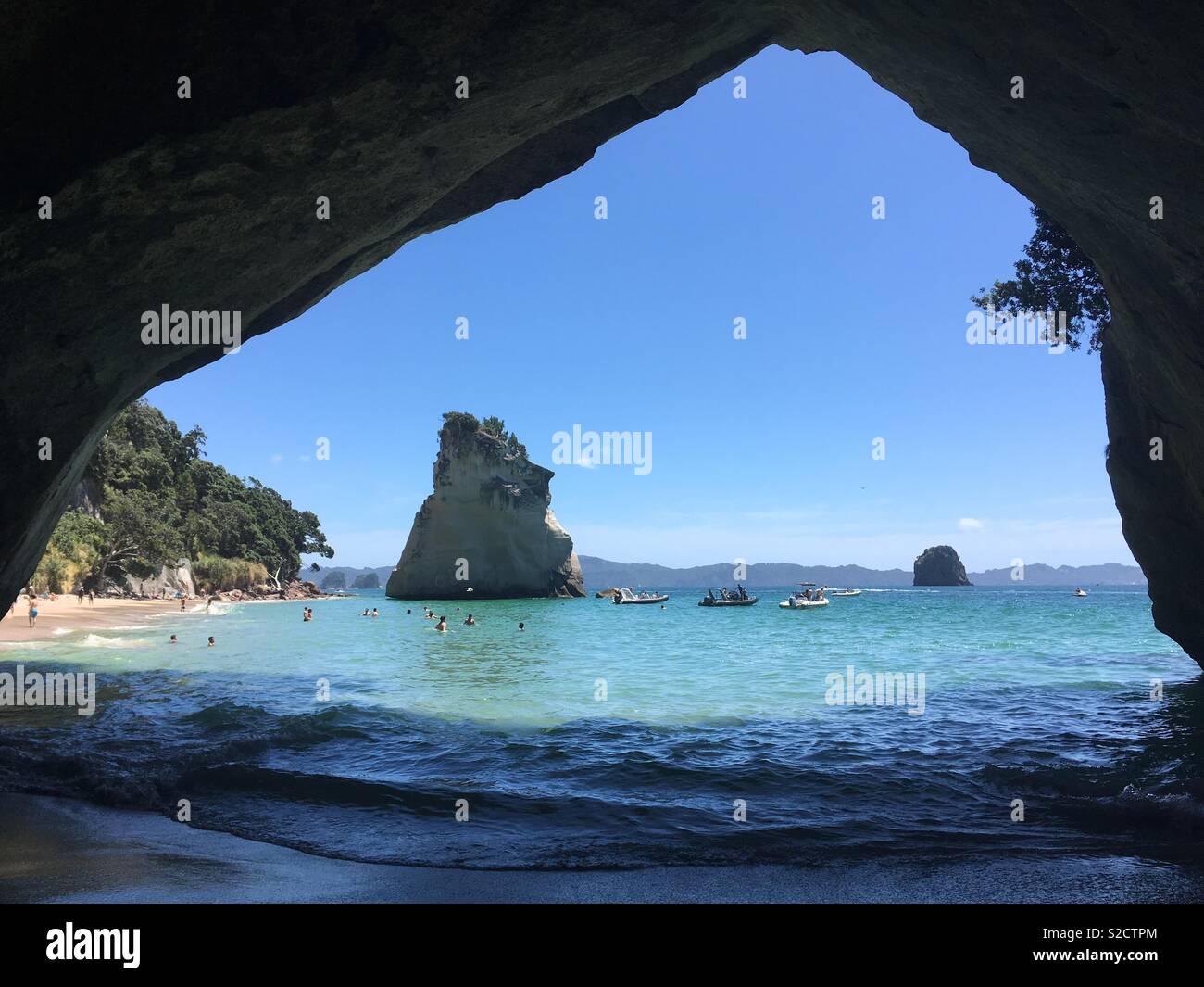 Cathedral Cove New Zealand Stock Photo - Alamy