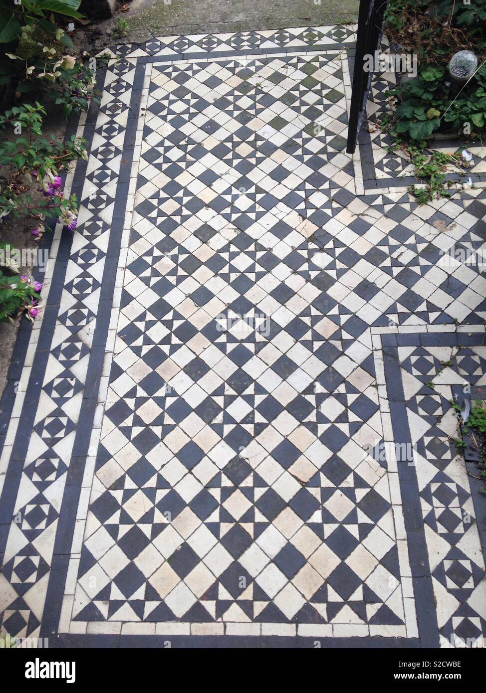 Victorian tiles hi-res stock photography and images - Alamy