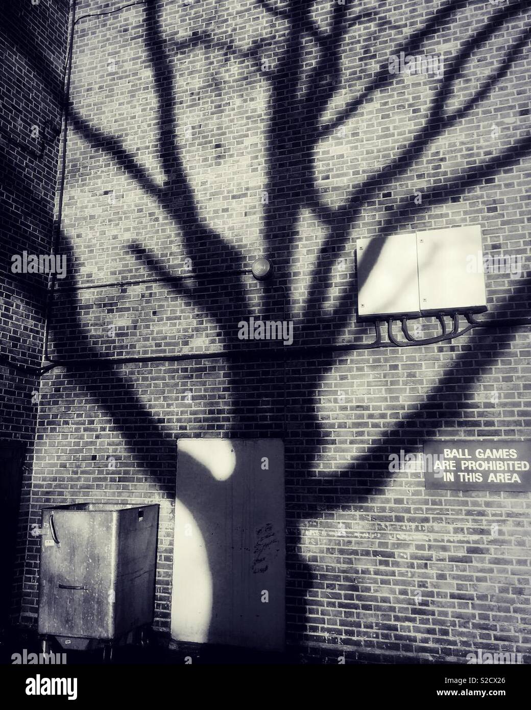 Looming shadow hi-res stock photography and images - Alamy