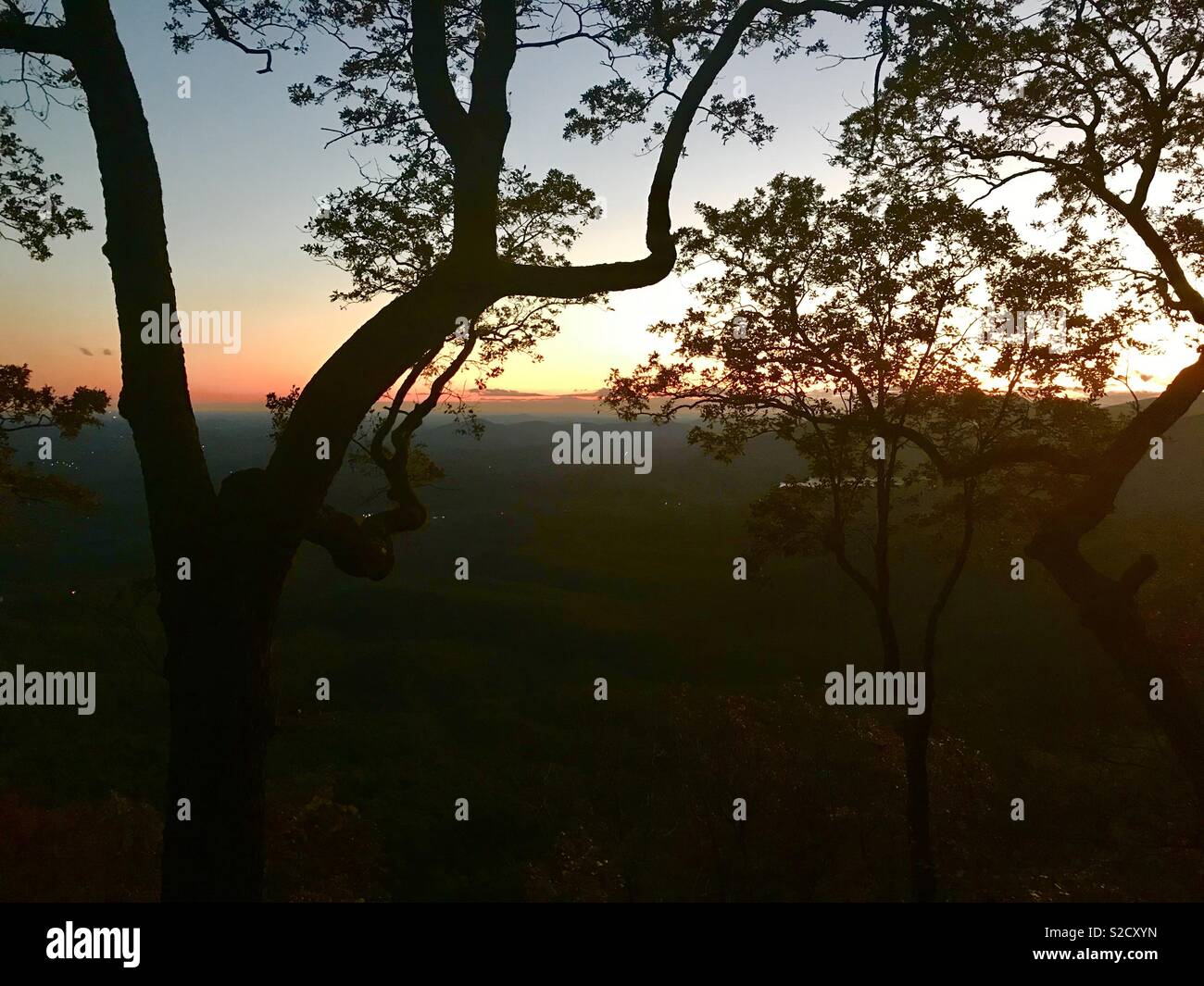Mountain view and sunset hi-res stock photography and images - Alamy