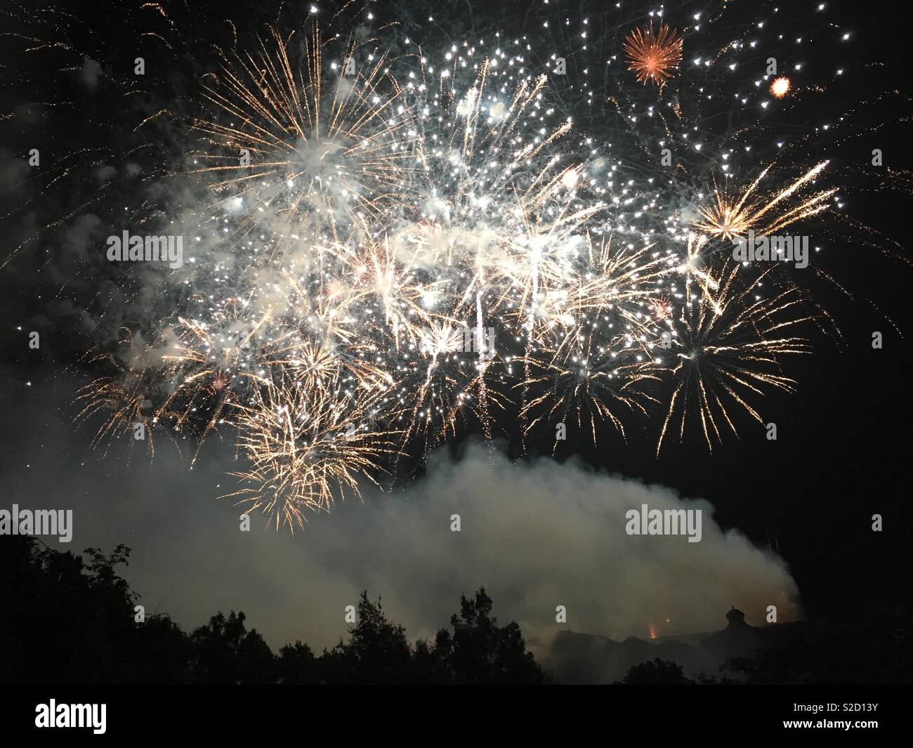 Firework over castle hi-res stock photography and images - Alamy