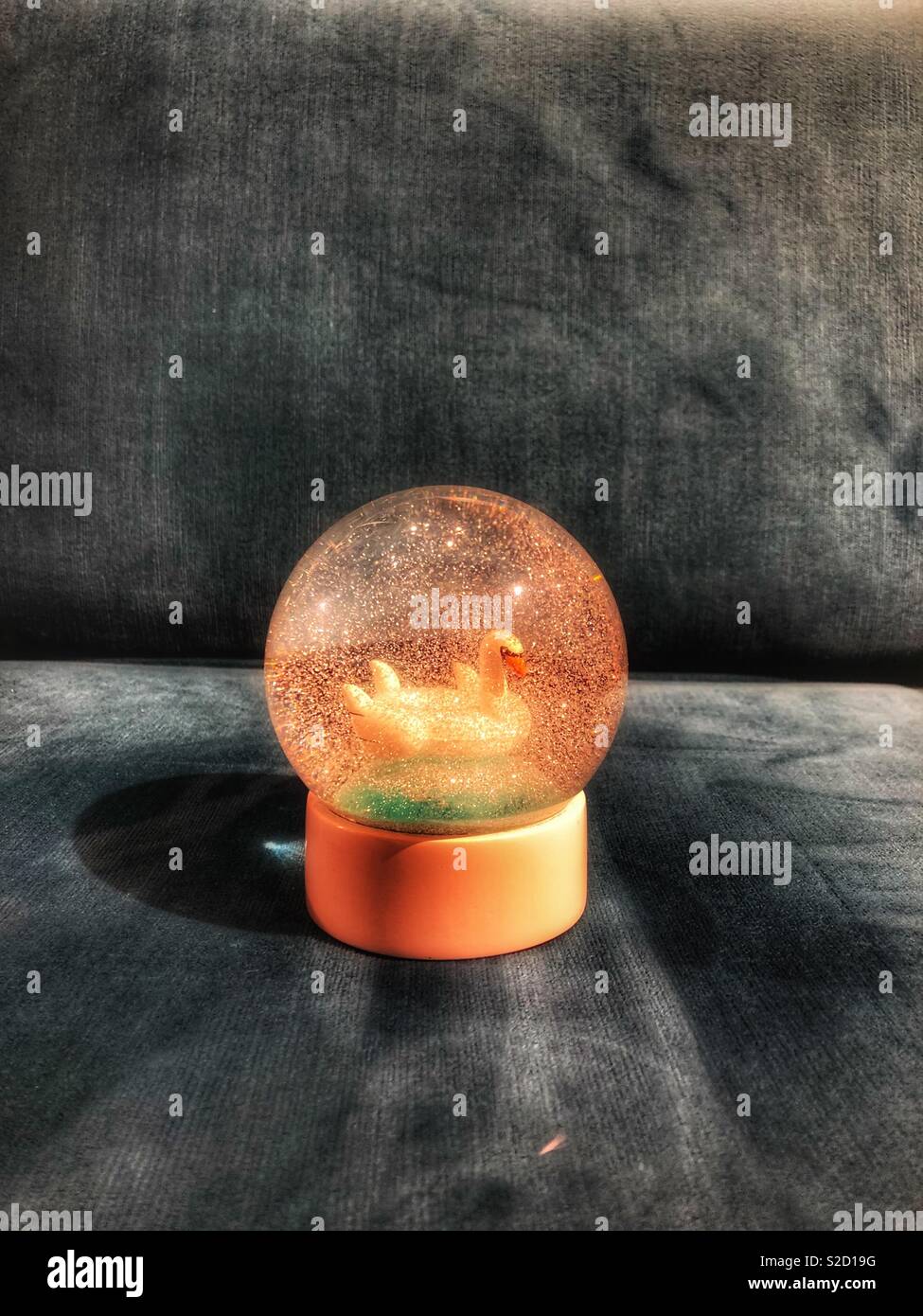 Glitter globe hi-res stock photography and images - Alamy