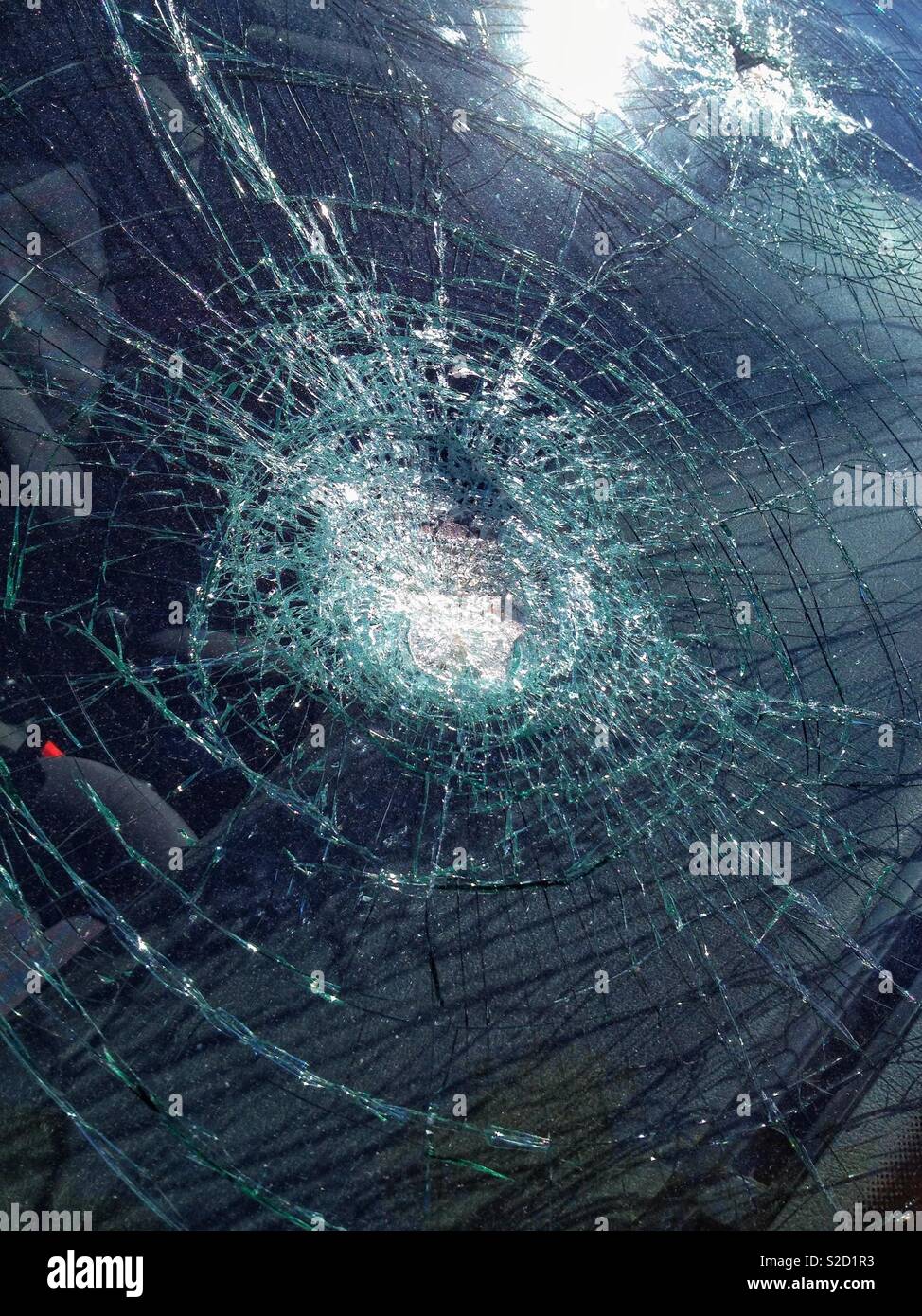 Distroyed car hi-res stock photography and images - Alamy