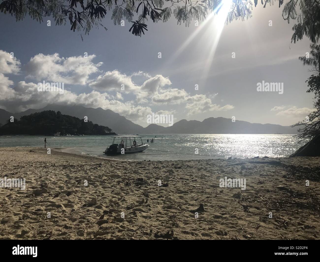 Seychelles boat hi-res stock photography and images - Alamy