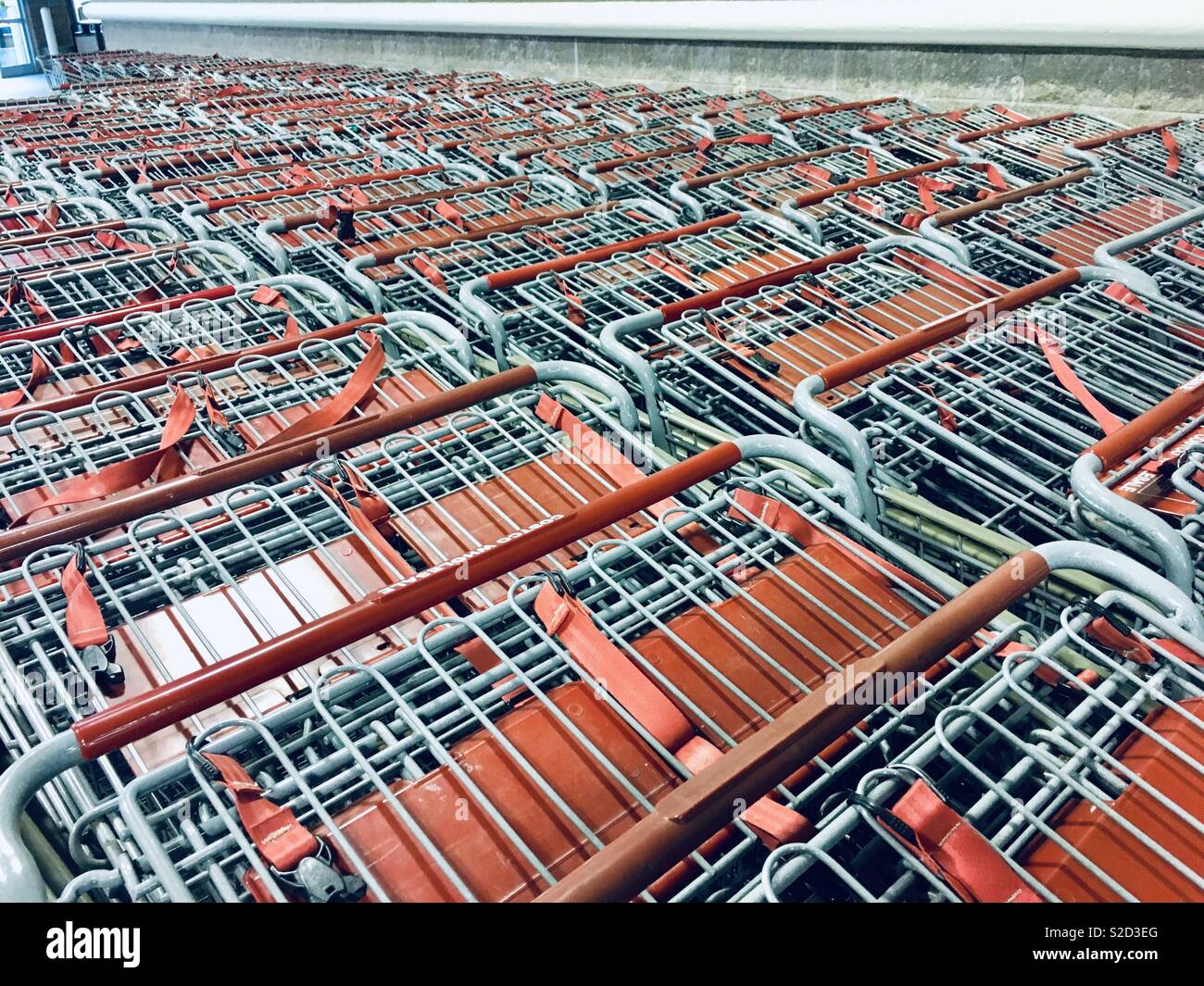 Costco shopping carts hi-res stock photography and images - Alamy