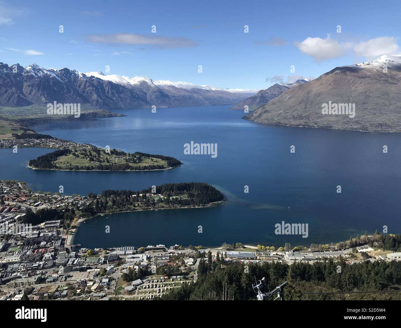 Skyline queenstown hi-res stock photography and images - Alamy