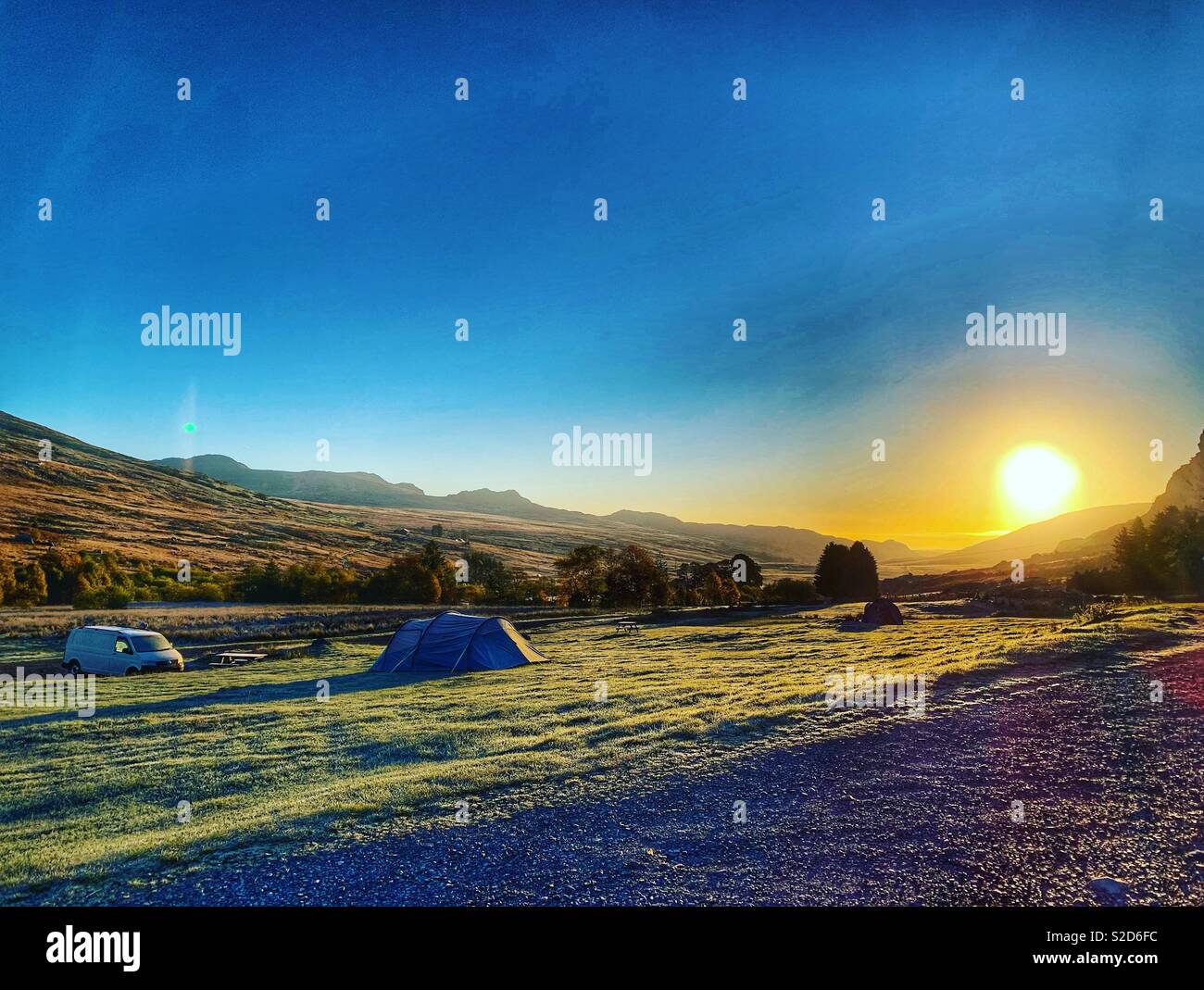 Sunrise campsite hi-res stock photography and images - Alamy