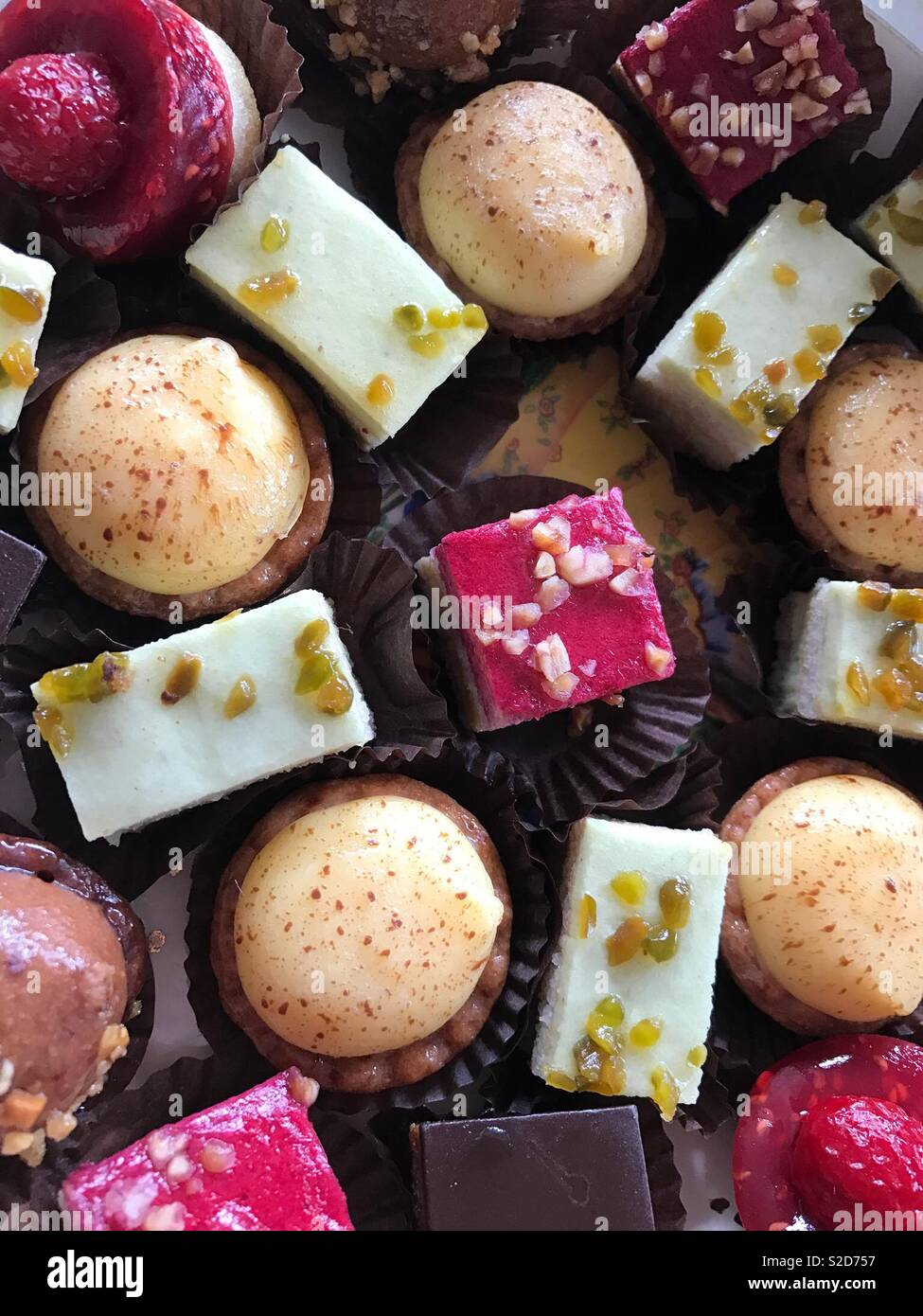 Patisseries hi-res stock photography and images - Alamy